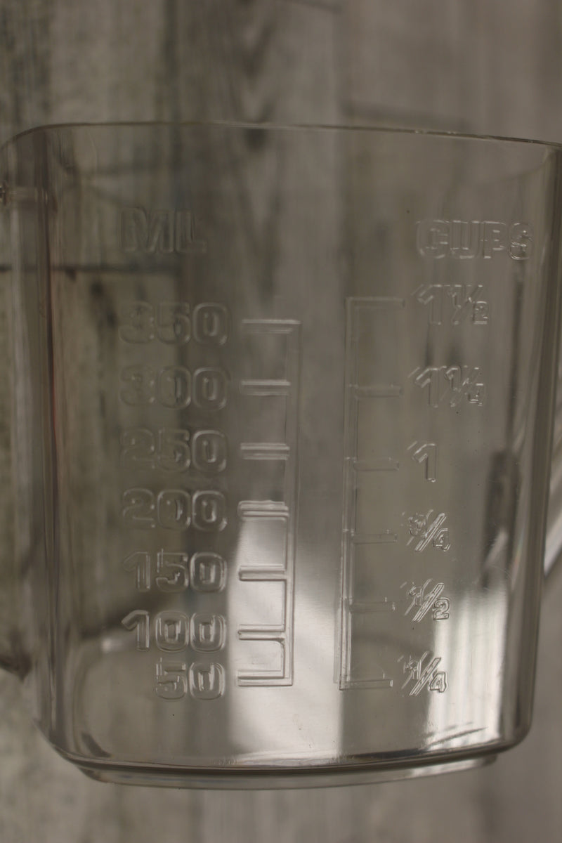 Vintage Arrow Measuring Cup - Measures cups & mL - Unique Pouring Spou ...