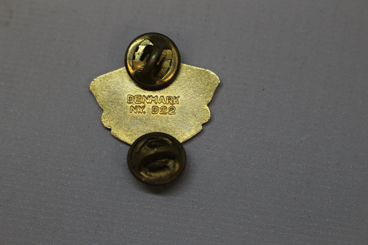 US Military 4th Infantry Division Insignia Pin - Steadfast and Loyal ...